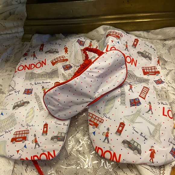 Bags | Milly Green Travel Set Neck Pillow And Eye Mask New In Package ...